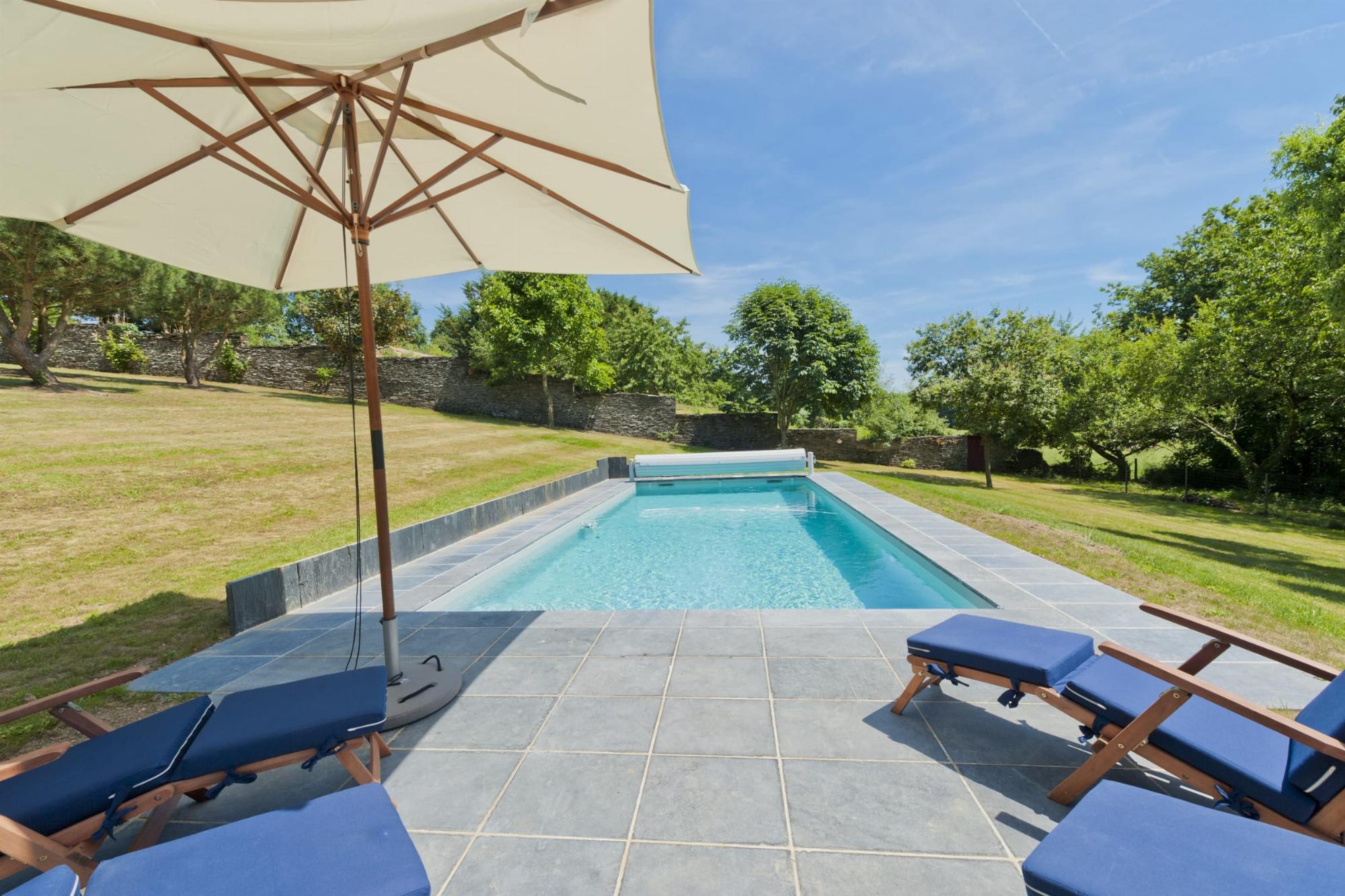 Holiday rental villas and châteaux with private pools in France