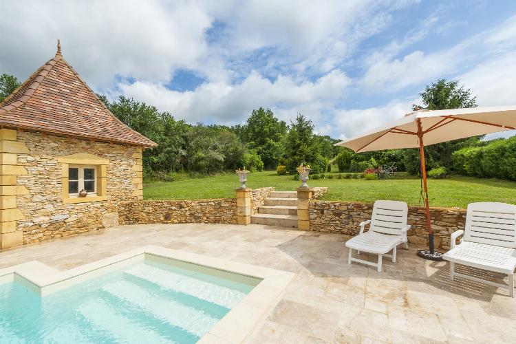 Holiday home with private pool in France | Maison Brunet