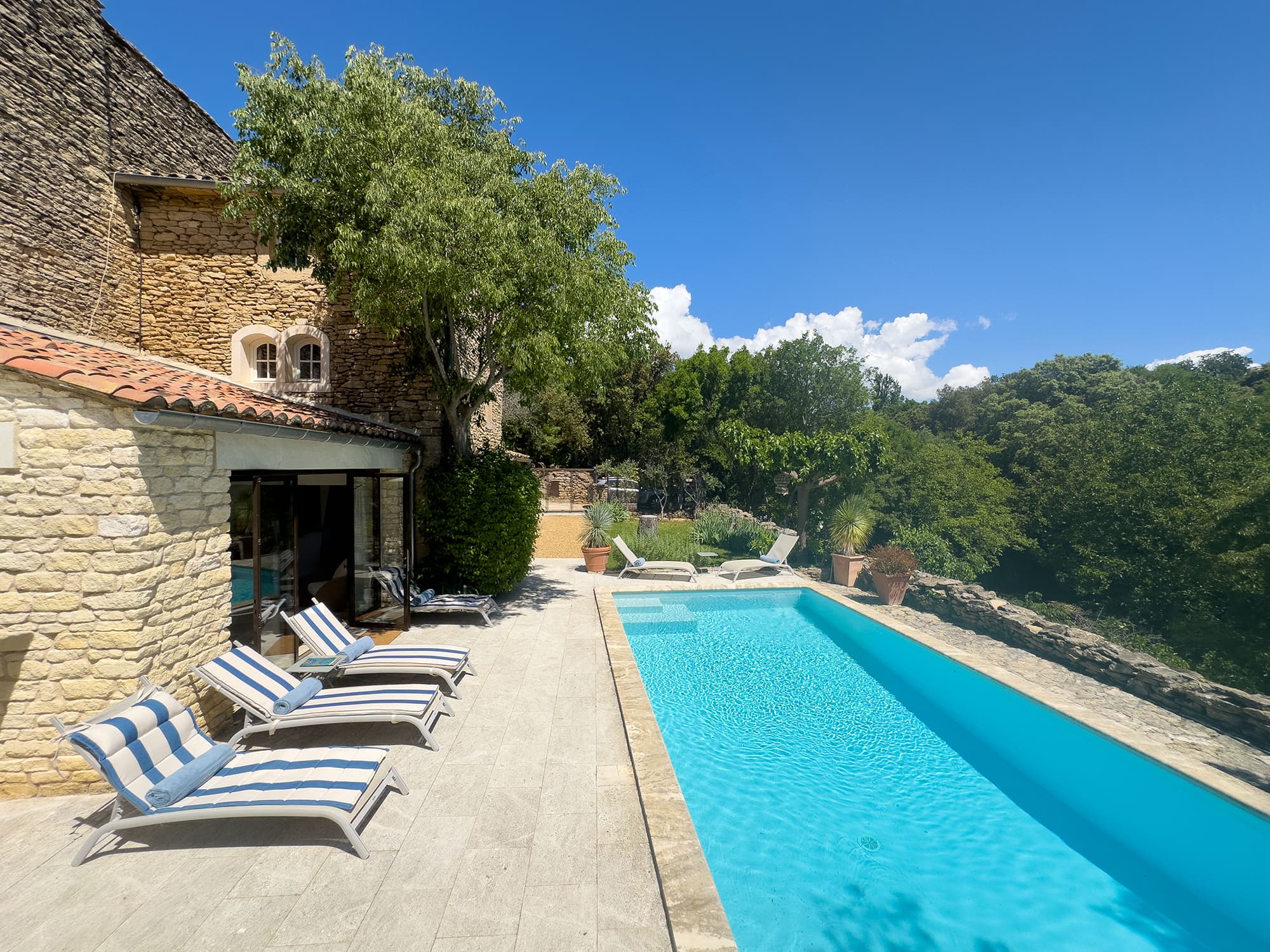 Holiday cottage with private pool in France | Maison Rohmer