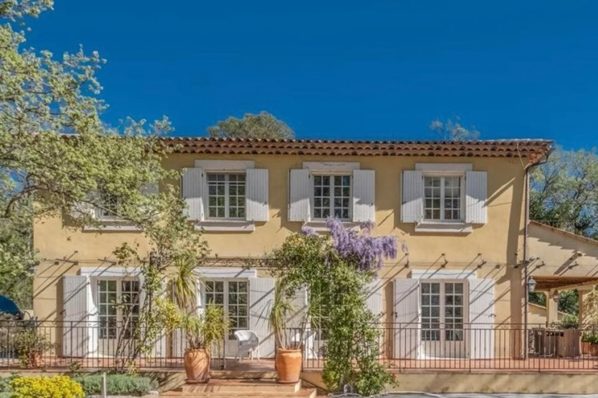 Self-catering holiday rentals with private pools in France | Pure France