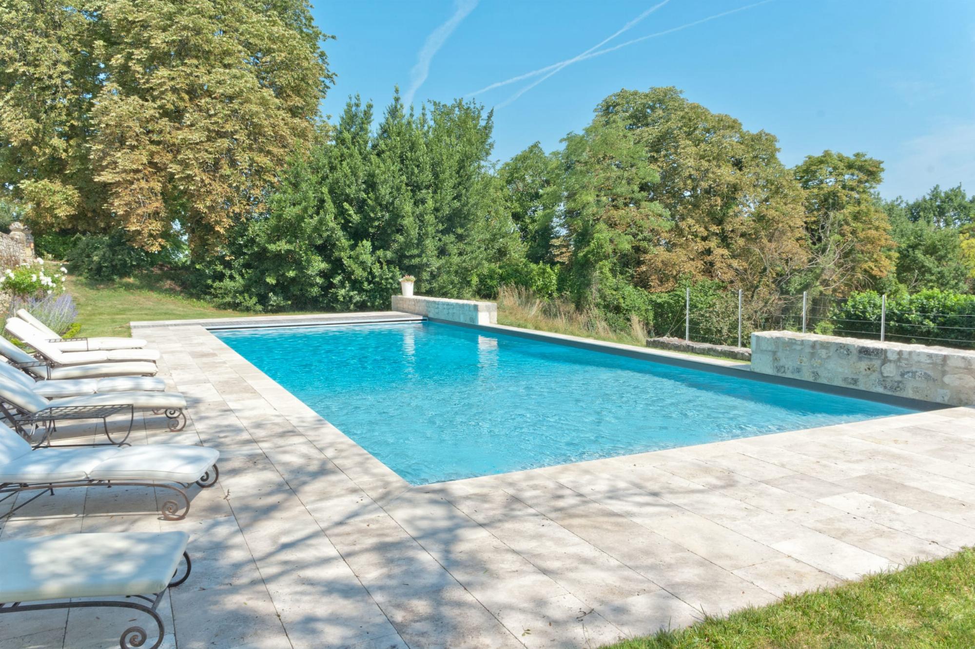 Holiday accommodation with private heated pool in France | Manoir les Sines