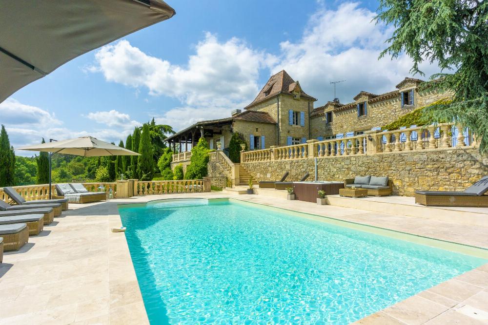 Holiday rental villas and châteaux with private pools in France