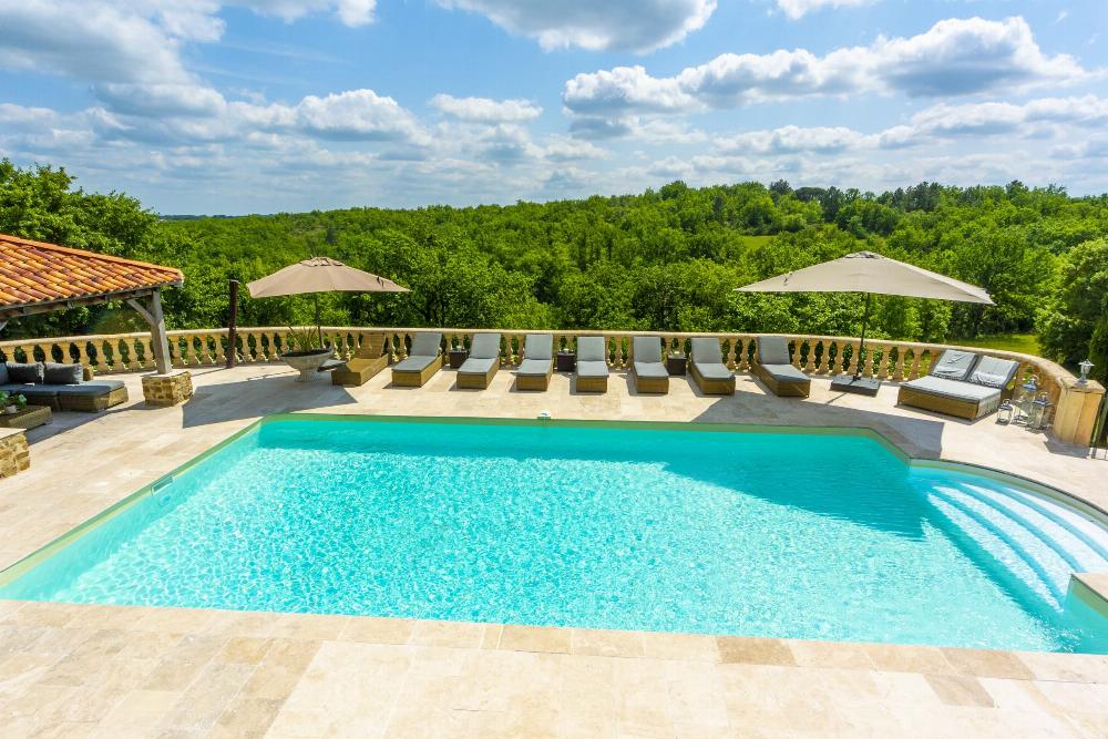 Holiday rental villas and châteaux with private pools in France
